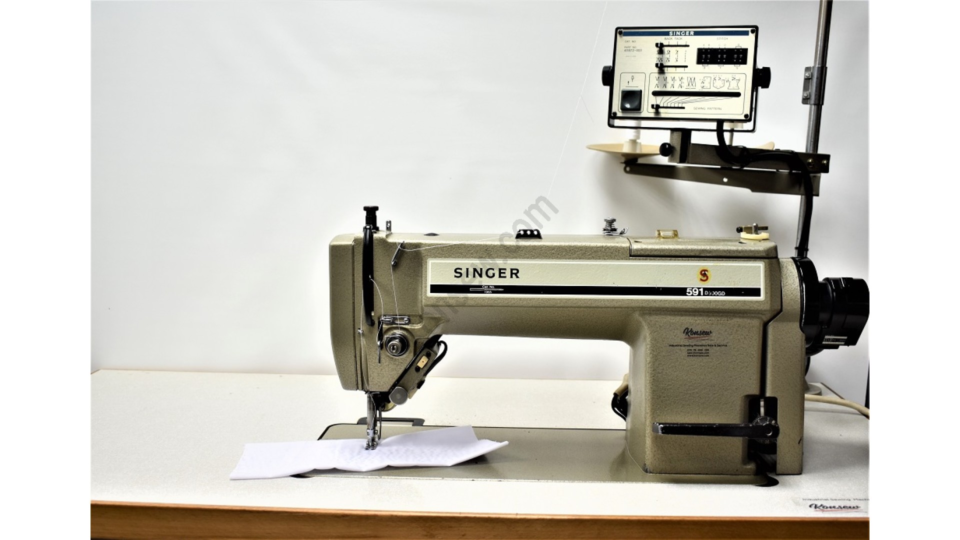 Buy Singer 591 D 800GD Lockstitch Straight Stitch Industrial Sewing ...